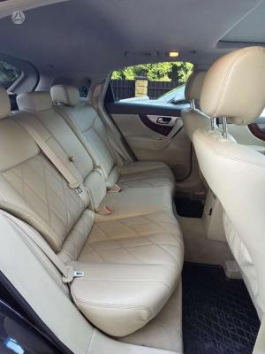 Black Infiniti fx-30 2011 in Kaunas, with an engine capacity of 3.00 L and mileage of 241 thousand km for 8500 €, photo 17 on AUTOMOTO.COM.LV