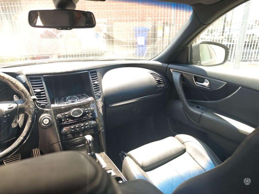 Black Infiniti fx-30 2011 in Vilnius, with an engine capacity of 3.00 L and mileage of 244 thousand km for 3800 €, photo 15 on AUTOMOTO.COM.LV