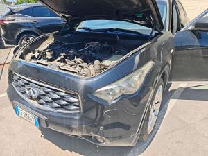 Black Infiniti fx-30 2011 in Vilnius, with an engine capacity of 3.00 L and mileage of 244 thousand km for 3800 €, photo 21 on AUTOMOTO.COM.LV