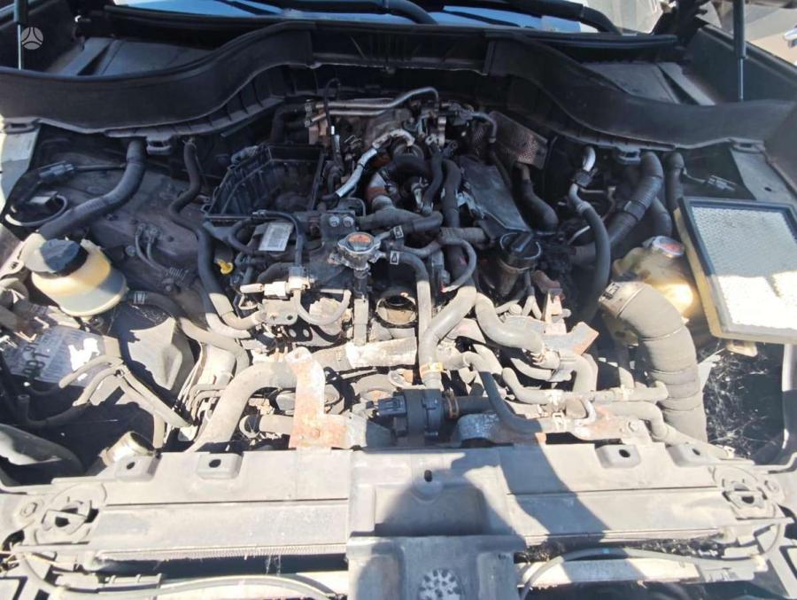 Black Infiniti fx-30 2011 in Vilnius, with an engine capacity of 3.00 L and mileage of 244 thousand km for 3800 €, photo 22 on AUTOMOTO.COM.LV