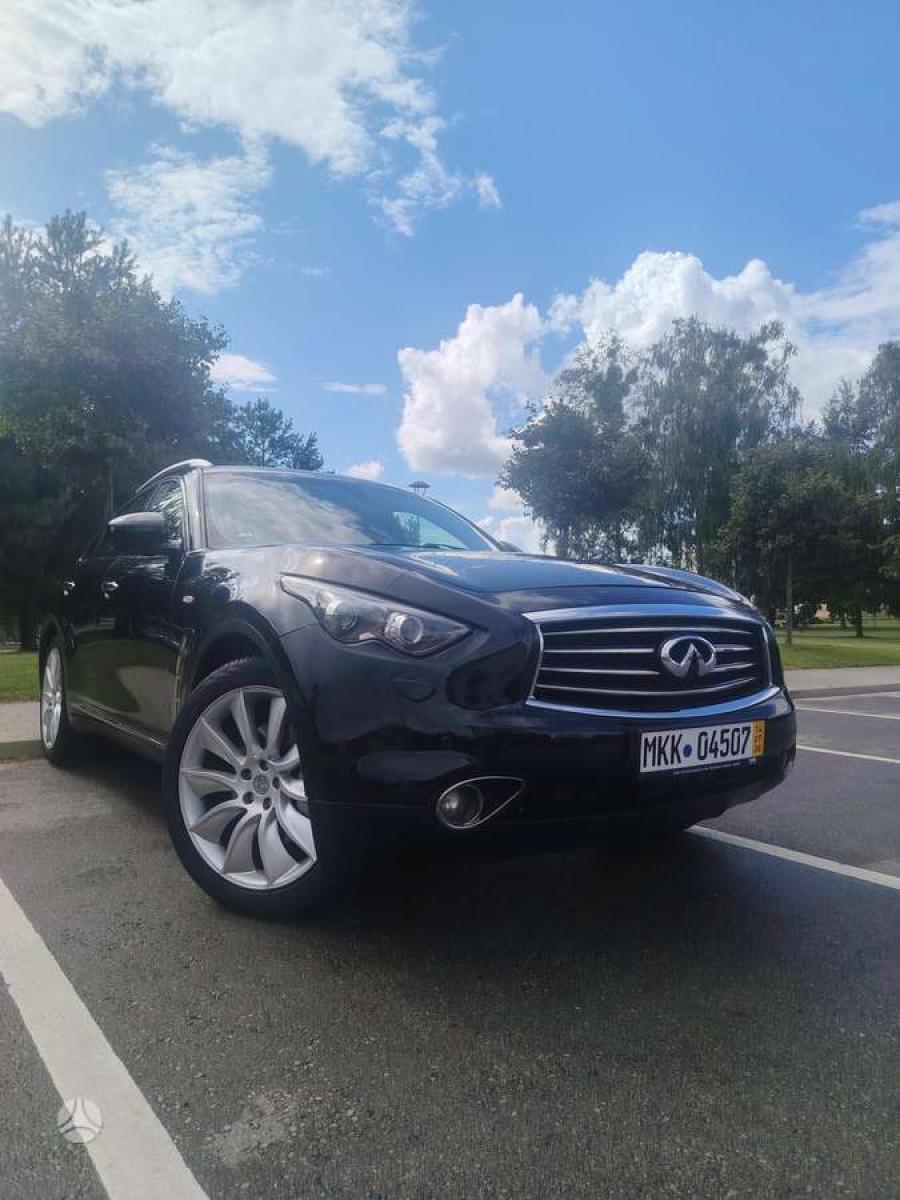 Black Infiniti fx-30 2013 in Druskininkai, with an engine capacity of 2.99 L and mileage of 230 thousand km for 10800 €, photo 1 on AUTOMOTO.COM.LV