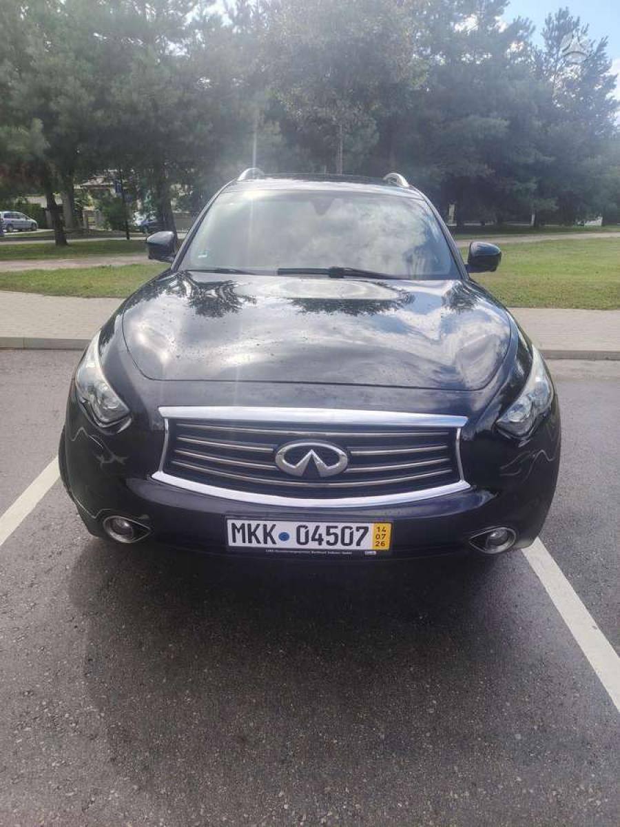 Black Infiniti fx-30 2013 in Druskininkai, with an engine capacity of 2.99 L and mileage of 230 thousand km for 10800 €, photo 9 on AUTOMOTO.COM.LV