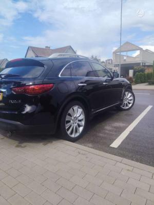 Black Infiniti fx-30 2013 in Druskininkai, with an engine capacity of 2.99 L and mileage of 230 thousand km for 10800 €, photo 10 on AUTOMOTO.COM.LV