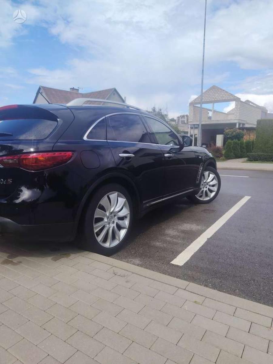 Black Infiniti fx-30 2013 in Druskininkai, with an engine capacity of 2.99 L and mileage of 230 thousand km for 10800 €, photo 11 on AUTOMOTO.COM.LV