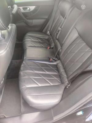 Black Infiniti fx-30 2013 in Druskininkai, with an engine capacity of 2.99 L and mileage of 230 thousand km for 10800 €, photo 13 on AUTOMOTO.COM.LV
