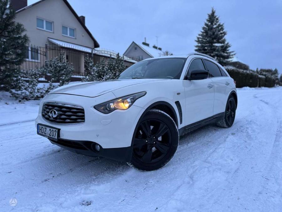 Balts Infiniti fx-30 2012 Viļņa, ar dzinēja tilpumu 2.99 L un nobraukumu 160 tūkst. km par 7450 €, foto 1 vietnē AUTOMOTO.COM.LV