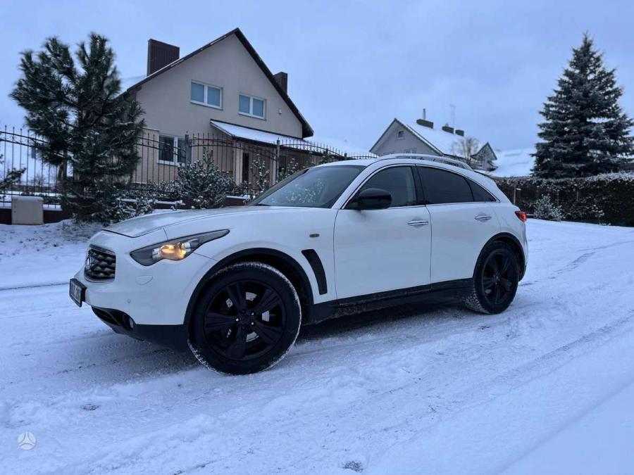 Balts Infiniti fx-30 2012 Viļņa, ar dzinēja tilpumu 2.99 L un nobraukumu 160 tūkst. km par 7450 €, foto 2 vietnē AUTOMOTO.COM.LV