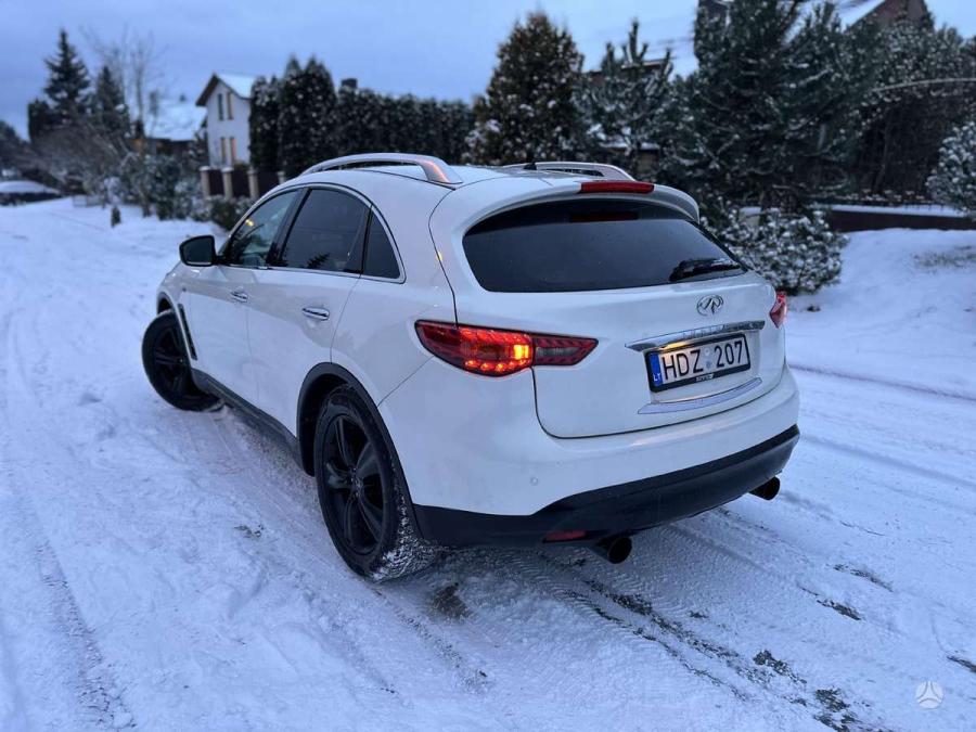 Balts Infiniti fx-30 2012 Viļņa, ar dzinēja tilpumu 2.99 L un nobraukumu 160 tūkst. km par 7450 €, foto 5 vietnē AUTOMOTO.COM.LV