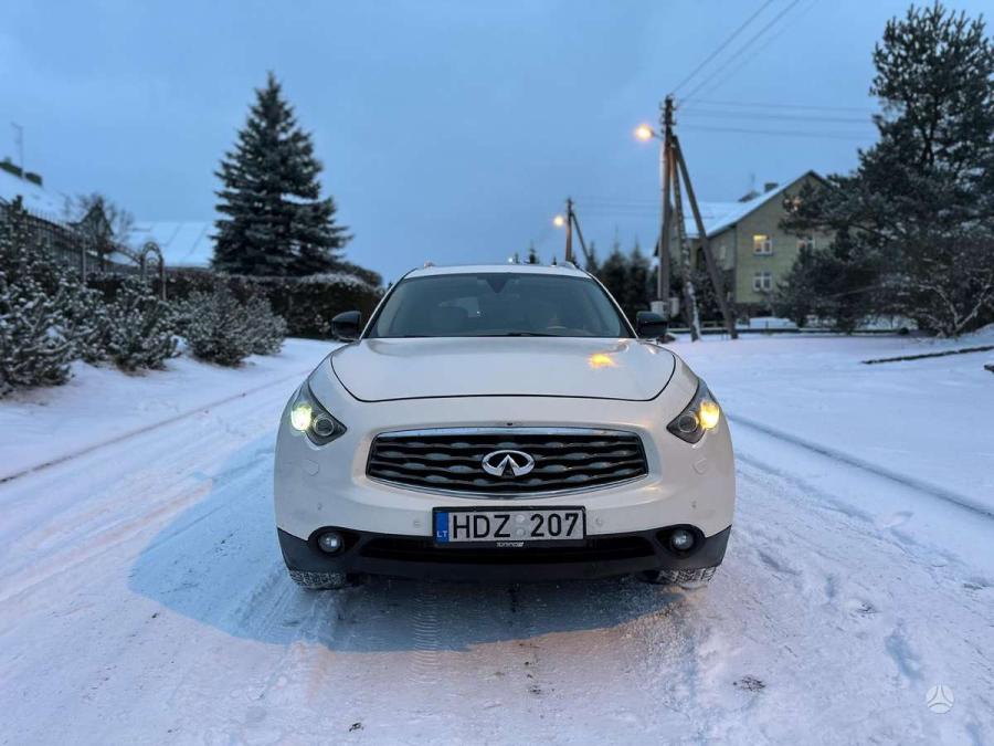 Balts Infiniti fx-30 2012 Viļņa, ar dzinēja tilpumu 2.99 L un nobraukumu 160 tūkst. km par 7450 €, foto 13 vietnē AUTOMOTO.COM.LV