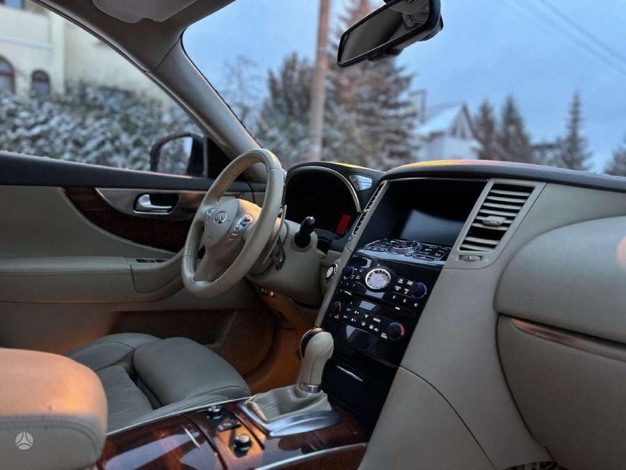 Balts Infiniti fx-30 2012 Viļņa, ar dzinēja tilpumu 2.99 L un nobraukumu 160 tūkst. km par 7450 €, foto 28 vietnē AUTOMOTO.COM.LV