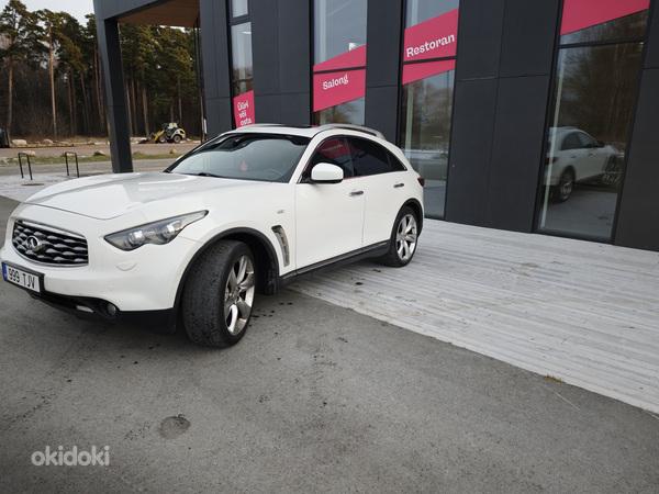 White Infiniti fx-30 2012 in Tallinn, with an engine capacity of 3.00 L and mileage of 355 thousand km for 7800 €, photo 4 on AUTOMOTO.COM.LV