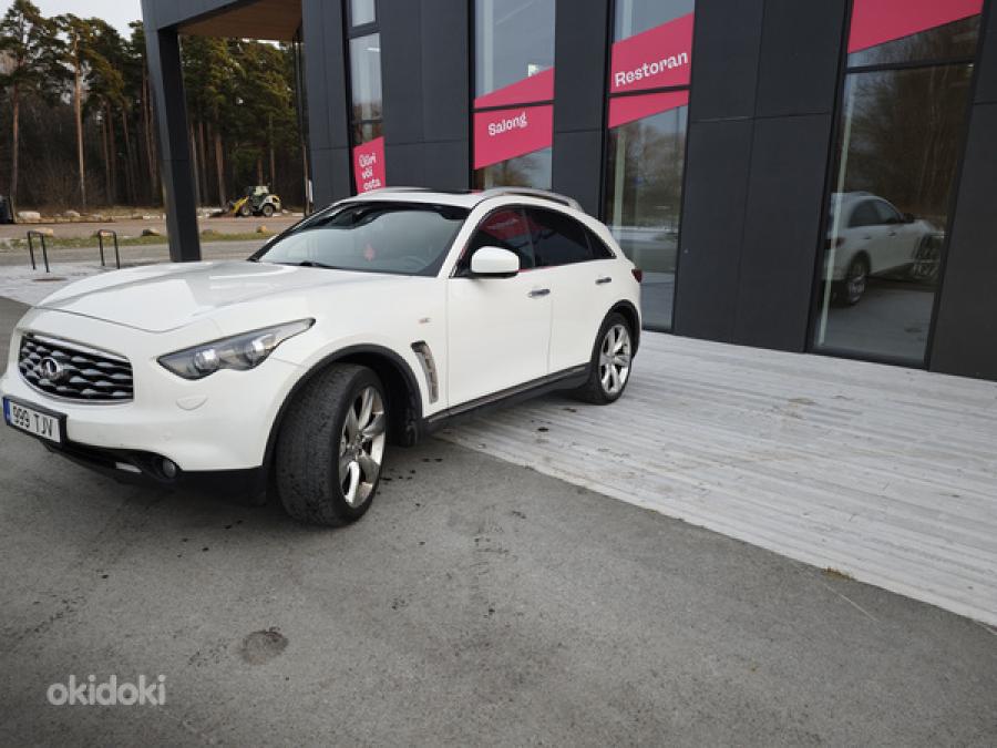 White Infiniti fx-30 2012 in Tallinn, with an engine capacity of 3.00 L and mileage of 355 thousand km for 7800 €, photo 5 on AUTOMOTO.COM.LV
