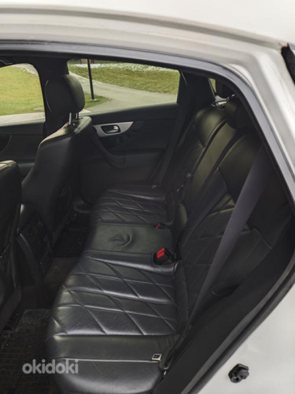 White Infiniti fx-30 2012 in Tallinn, with an engine capacity of 3.00 L and mileage of 355 thousand km for 7800 €, photo 8 on AUTOMOTO.COM.LV