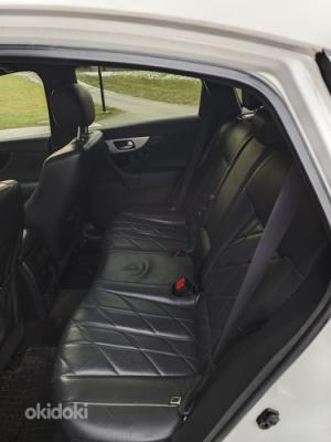 White Infiniti fx-30 2012 in Tallinn, with an engine capacity of 3.00 L and mileage of 355 thousand km for 7800 €, photo 9 on AUTOMOTO.COM.LV