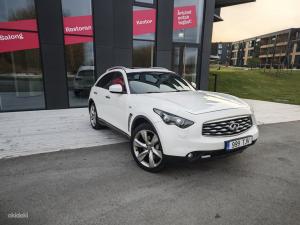 White Infiniti fx-30 2012 in Tallinn, with an engine capacity of 3.00 L and mileage of 355 thousand km for 7800 €, photo 11 on AUTOMOTO.COM.LV