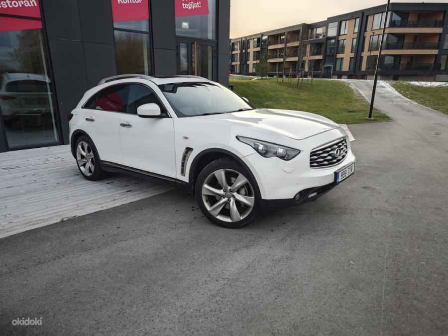White Infiniti fx-30 2012 in Tallinn, with an engine capacity of 3.00 L and mileage of 355 thousand km for 7800 €, photo 12 on AUTOMOTO.COM.LV