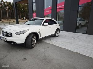 White Infiniti fx-30 2012 in Tallinn, with an engine capacity of 3.00 L and mileage of 355 thousand km for 7800 €, photo 14 on AUTOMOTO.COM.LV