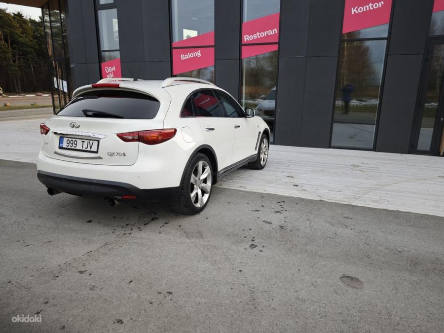 White Infiniti fx-30 2012 in Tallinn, with an engine capacity of 3.00 L and mileage of 355 thousand km for 7800 €, photo 15 on AUTOMOTO.COM.LV