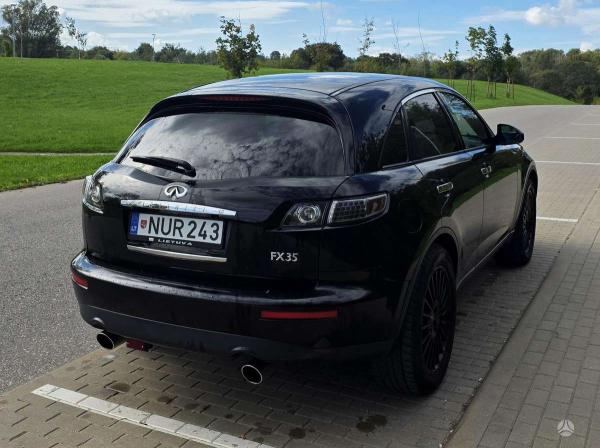 Melns Infiniti FX 35 2006 Viļņa, ar dzinēja tilpumu 3.50 L un nobraukumu 247 tūkst. km par 3500 €, foto 4 vietnē AUTOMOTO.COM.LV
