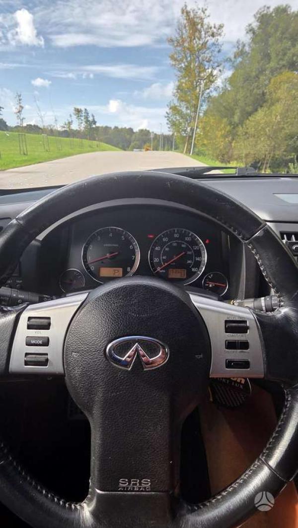 Melns Infiniti FX 35 2006 Viļņa, ar dzinēja tilpumu 3.50 L un nobraukumu 247 tūkst. km par 3500 €, foto 7 vietnē AUTOMOTO.COM.LV