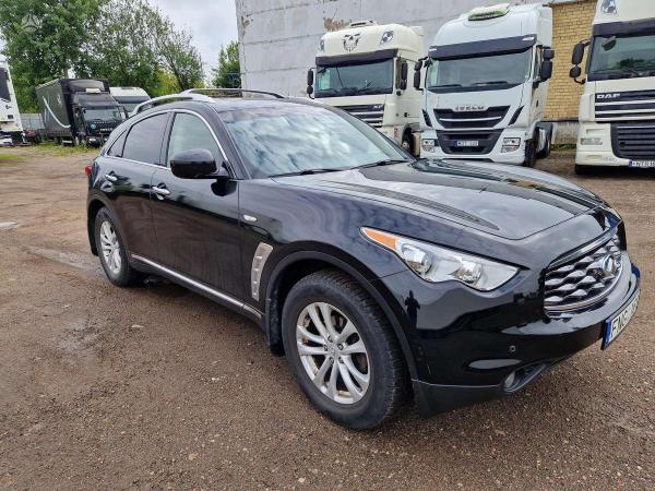 Melns Infiniti FX 35 2011 Viļņa, ar dzinēja tilpumu 3.50 L un nobraukumu 122 tūkst. km par 11900 €, foto 5 vietnē AUTOMOTO.COM.LV
