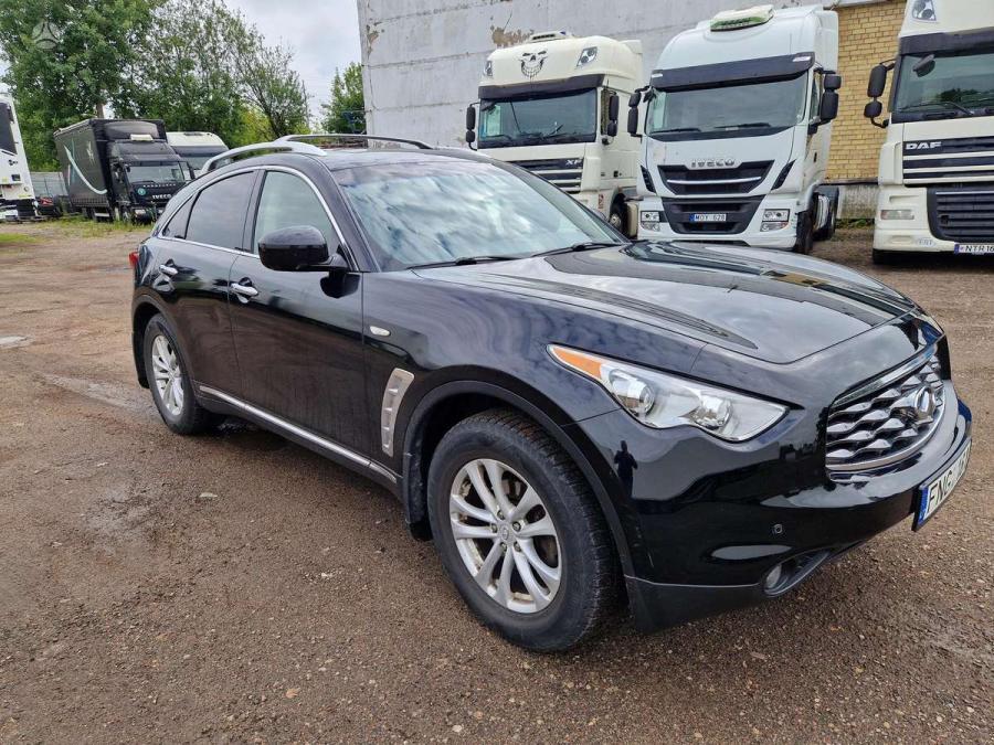 Melns Infiniti FX 35 2011 Viļņa, ar dzinēja tilpumu 3.50 L un nobraukumu 122 tūkst. km par 11900 €, foto 6 vietnē AUTOMOTO.COM.LV