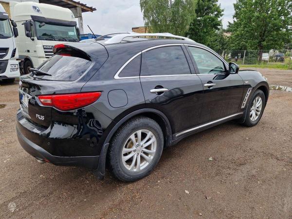 Melns Infiniti FX 35 2011 Viļņa, ar dzinēja tilpumu 3.50 L un nobraukumu 122 tūkst. km par 11900 €, foto 6 vietnē AUTOMOTO.COM.LV