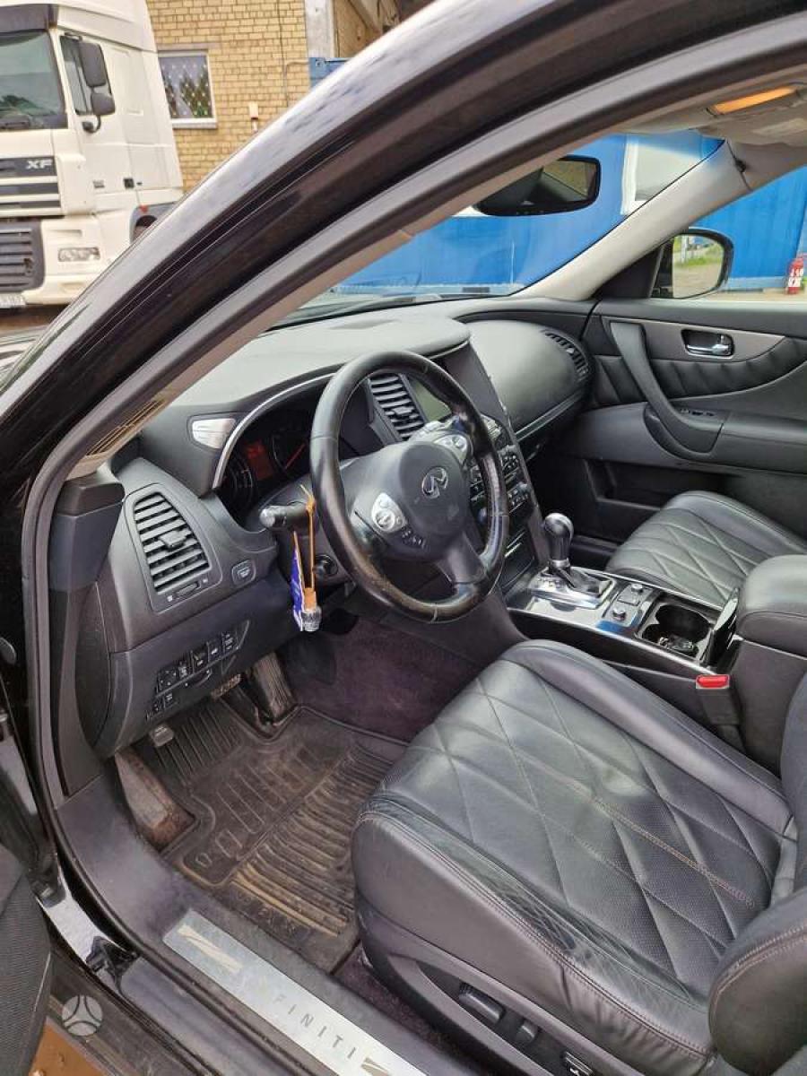 Melns Infiniti FX 35 2011 Viļņa, ar dzinēja tilpumu 3.50 L un nobraukumu 122 tūkst. km par 11900 €, foto 16 vietnē AUTOMOTO.COM.LV