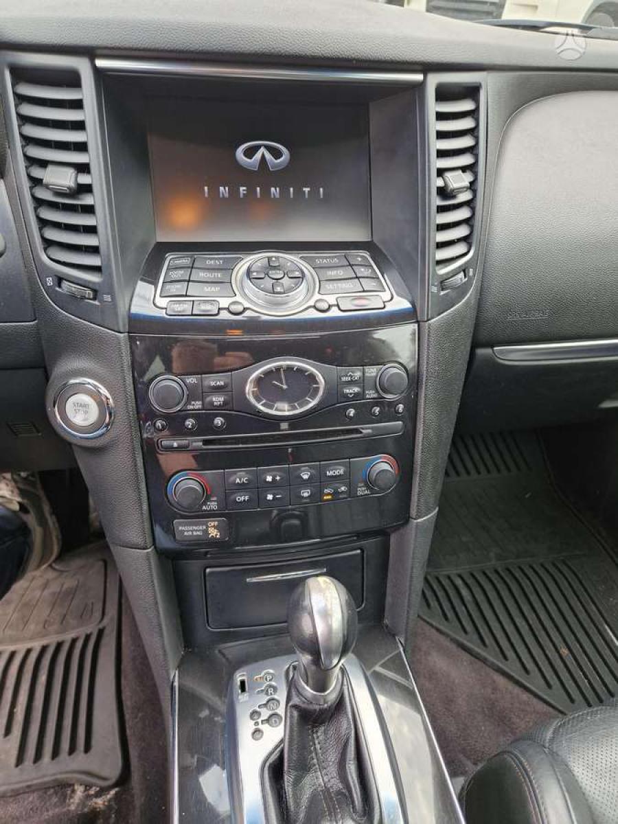 Melns Infiniti FX 35 2011 Viļņa, ar dzinēja tilpumu 3.50 L un nobraukumu 122 tūkst. km par 11900 €, foto 21 vietnē AUTOMOTO.COM.LV