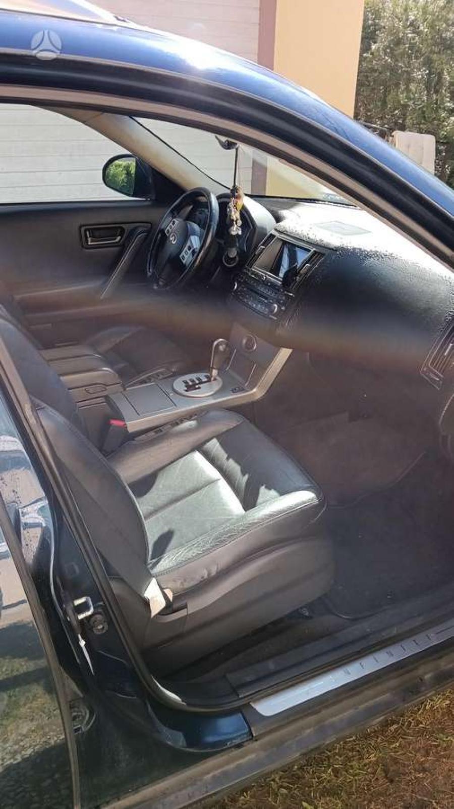 Blue Infiniti FX 35 2005 in Vilnius, with an engine capacity of 3.50 L and mileage of 346 thousand km for 3700 €, photo 13 on AUTOMOTO.COM.LV
