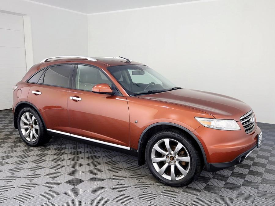 Brown Infiniti FX 35 2006 in Tallinn, with an engine capacity of 3.50 L and mileage of 132 thousand km for 1799 €, photo 1 on AUTOMOTO.COM.LV