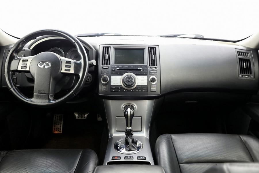 Brown Infiniti FX 35 2006 in Tallinn, with an engine capacity of 3.50 L and mileage of 132 thousand km for 1799 €, photo 6 on AUTOMOTO.COM.LV