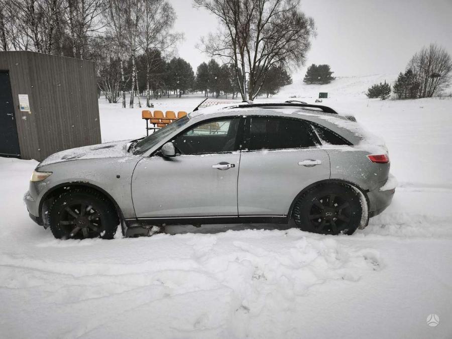 Pelēks Infiniti FX 35 2005 Ukmergė, ar dzinēja tilpumu 3.50 L un nobraukumu 320 tūkst. km par 2599 €, foto 4 vietnē AUTOMOTO.COM.LV
