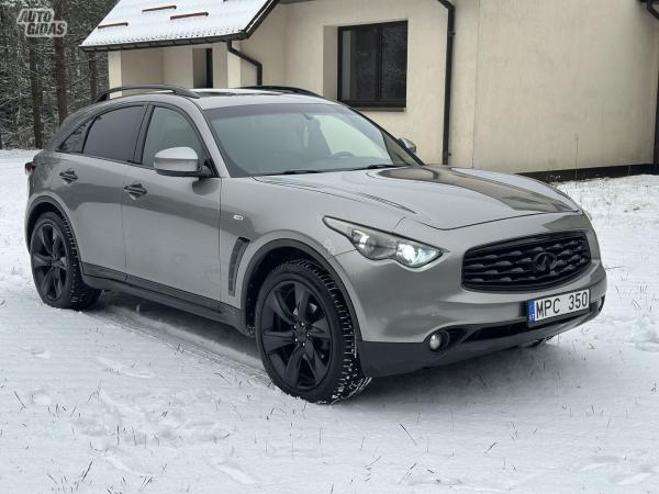Grey Infiniti FX 35 2010 in Vilnius, with an engine capacity of 3.50 L and mileage of 260 thousand km for 9900 €, photo 3 on AUTOMOTO.COM.LV