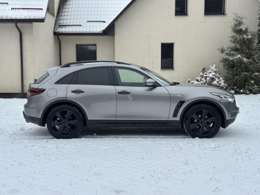 Pelēks Infiniti FX 35 2010 Viļņa, ar dzinēja tilpumu 3.50 L un nobraukumu 260 tūkst. km par 9900 €, foto 4 vietnē AUTOMOTO.COM.LV