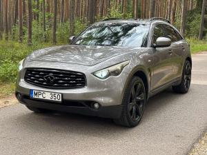 Pelēks Infiniti FX 35 2010 Viļņa, ar dzinēja tilpumu 3.50 L un nobraukumu 295 tūkst. km par 9500 €, foto  vietnē AUTOMOTO.COM.LV