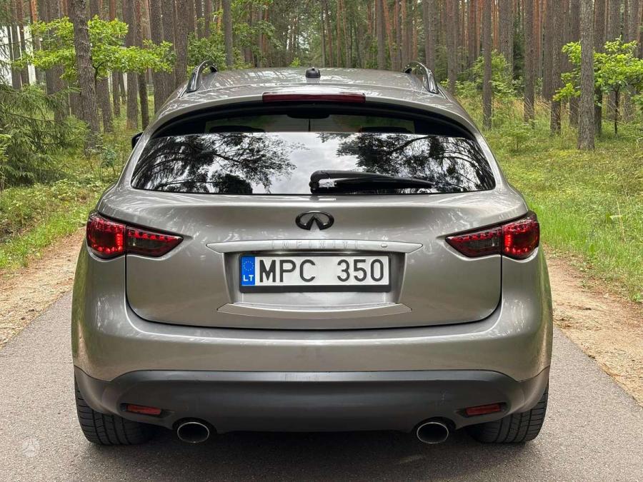 Pelēks Infiniti FX 35 2010 Viļņa, ar dzinēja tilpumu 3.50 L un nobraukumu 295 tūkst. km par 9500 €, foto 6 vietnē AUTOMOTO.COM.LV