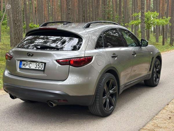 Grey Infiniti FX 35 2010 in Vilnius, with an engine capacity of 3.50 L and mileage of 295 thousand km for 9500 €, photo 6 on AUTOMOTO.COM.LV