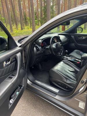 Pelēks Infiniti FX 35 2010 Viļņa, ar dzinēja tilpumu 3.50 L un nobraukumu 295 tūkst. km par 9500 €, foto 10 vietnē AUTOMOTO.COM.LV