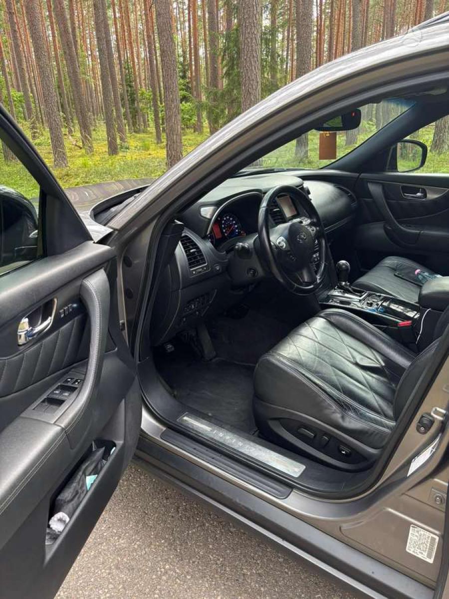 Pelēks Infiniti FX 35 2010 Viļņa, ar dzinēja tilpumu 3.50 L un nobraukumu 295 tūkst. km par 9500 €, foto 10 vietnē AUTOMOTO.COM.LV