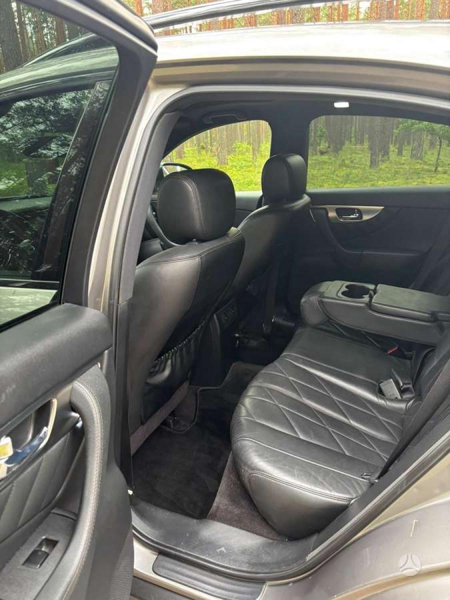 Pelēks Infiniti FX 35 2010 Viļņa, ar dzinēja tilpumu 3.50 L un nobraukumu 295 tūkst. km par 9500 €, foto 11 vietnē AUTOMOTO.COM.LV