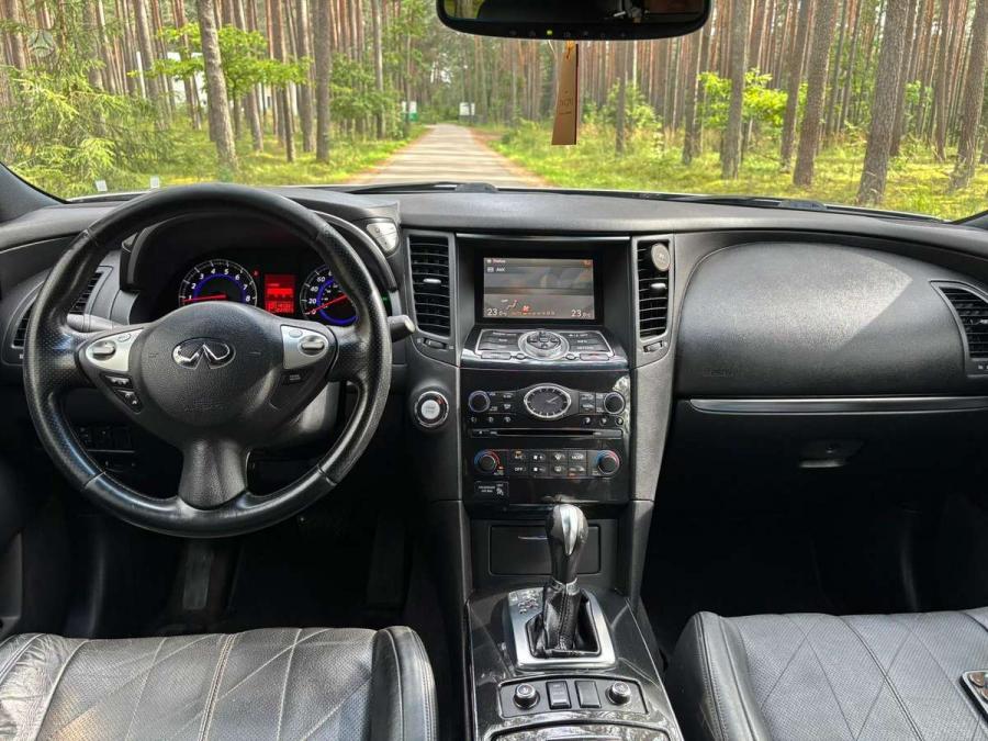 Pelēks Infiniti FX 35 2010 Viļņa, ar dzinēja tilpumu 3.50 L un nobraukumu 295 tūkst. km par 9500 €, foto 12 vietnē AUTOMOTO.COM.LV