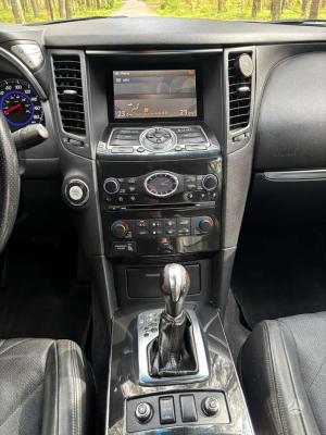 Pelēks Infiniti FX 35 2010 Viļņa, ar dzinēja tilpumu 3.50 L un nobraukumu 295 tūkst. km par 9500 €, foto 13 vietnē AUTOMOTO.COM.LV