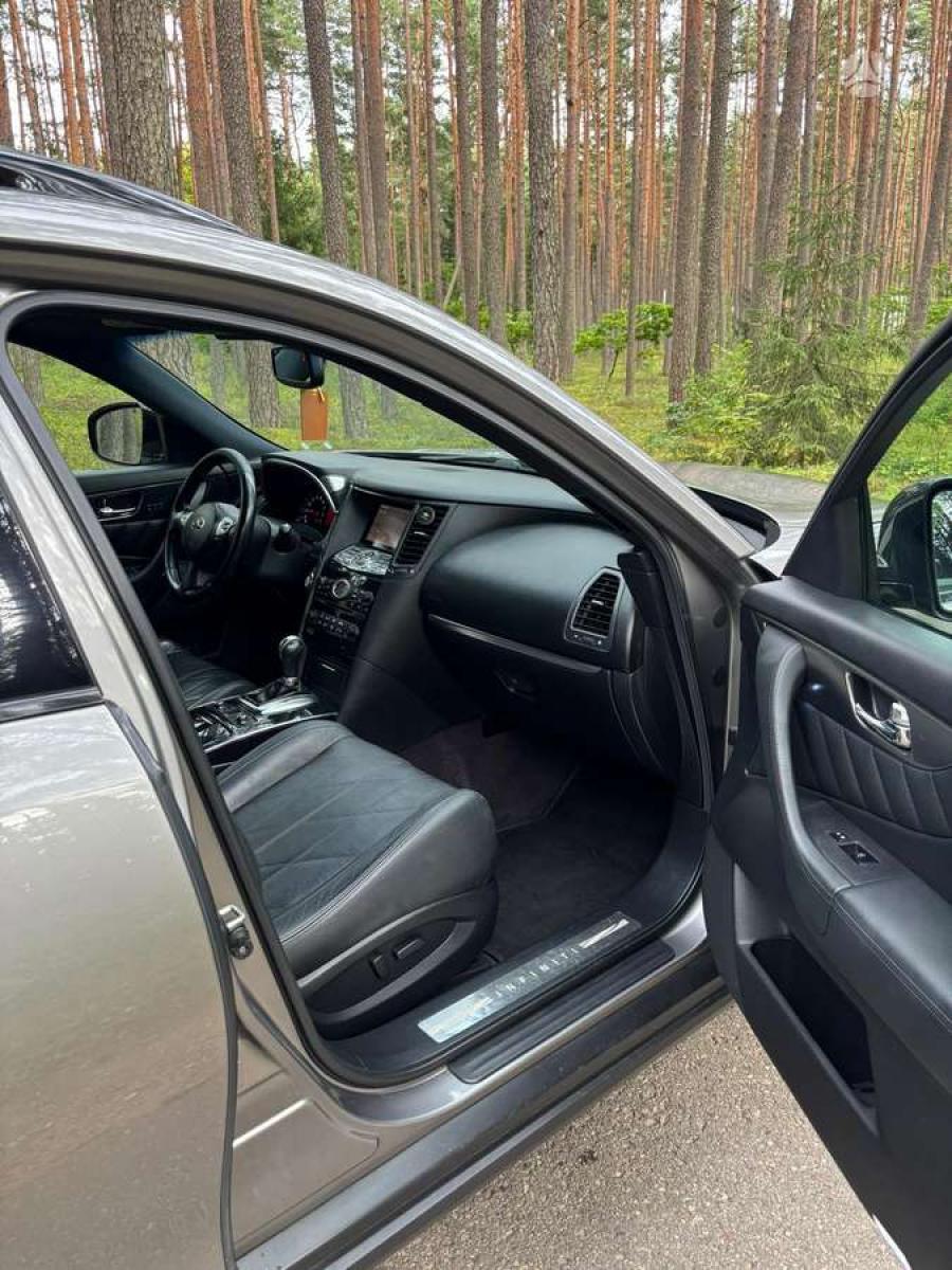 Pelēks Infiniti FX 35 2010 Viļņa, ar dzinēja tilpumu 3.50 L un nobraukumu 295 tūkst. km par 9500 €, foto 16 vietnē AUTOMOTO.COM.LV
