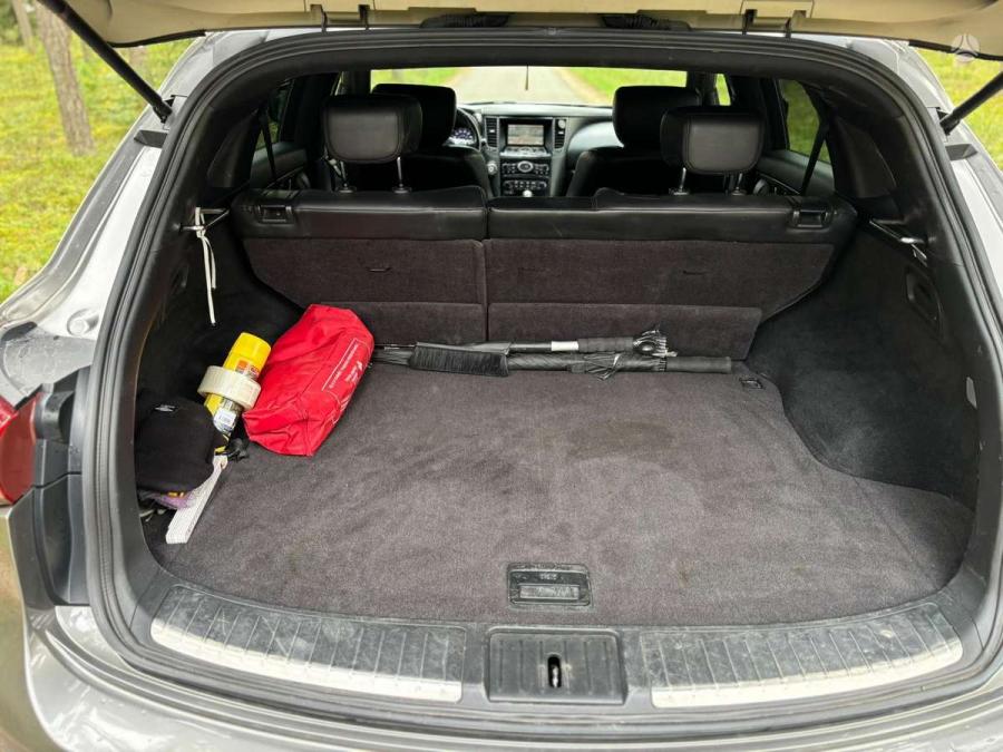 Pelēks Infiniti FX 35 2010 Viļņa, ar dzinēja tilpumu 3.50 L un nobraukumu 295 tūkst. km par 9500 €, foto 17 vietnē AUTOMOTO.COM.LV