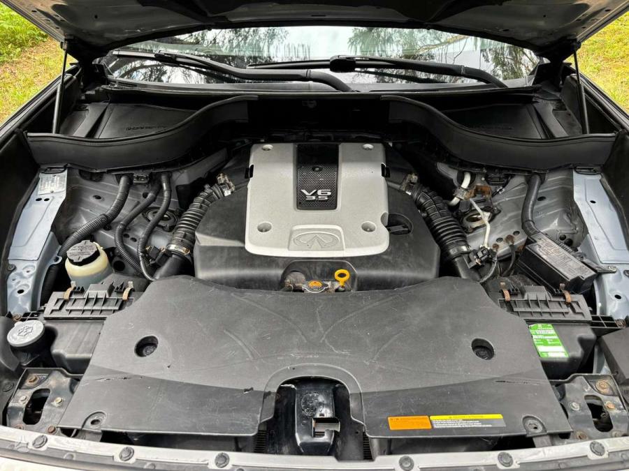 Pelēks Infiniti FX 35 2010 Viļņa, ar dzinēja tilpumu 3.50 L un nobraukumu 295 tūkst. km par 9500 €, foto 18 vietnē AUTOMOTO.COM.LV