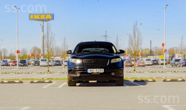 Black Infiniti FX 2005 in Riga, with an engine capacity of 3.50 L and mileage of 240 thousand km for 2990 €, photo 3 on AUTOMOTO.COM.LV