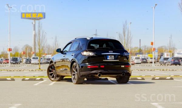 Black Infiniti FX 2005 in Riga, with an engine capacity of 3.50 L and mileage of 240 thousand km for 2790 €, photo 8 on AUTOMOTO.COM.LV