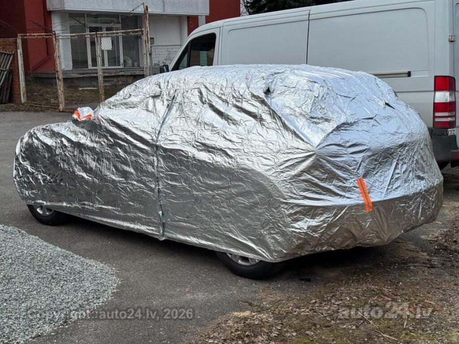 Black Infiniti FX 2006 in Tallinn, with an engine capacity of 4.50 L and mileage of 145 thousand km for 2500 €, photo 13 on AUTOMOTO.COM.LV