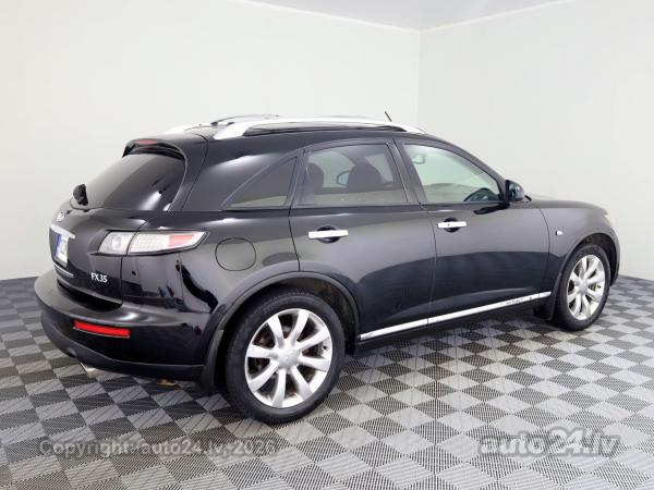 Infiniti FX 2006 in Tallinn on AUTOMOTO.COM.LV Black Infiniti FX 2006 in Tallinn, with an engine capacity of 3.50 L and mileage of 184 thousand km for 1499 €, photo 4 on AUTOMOTO.COM.LV